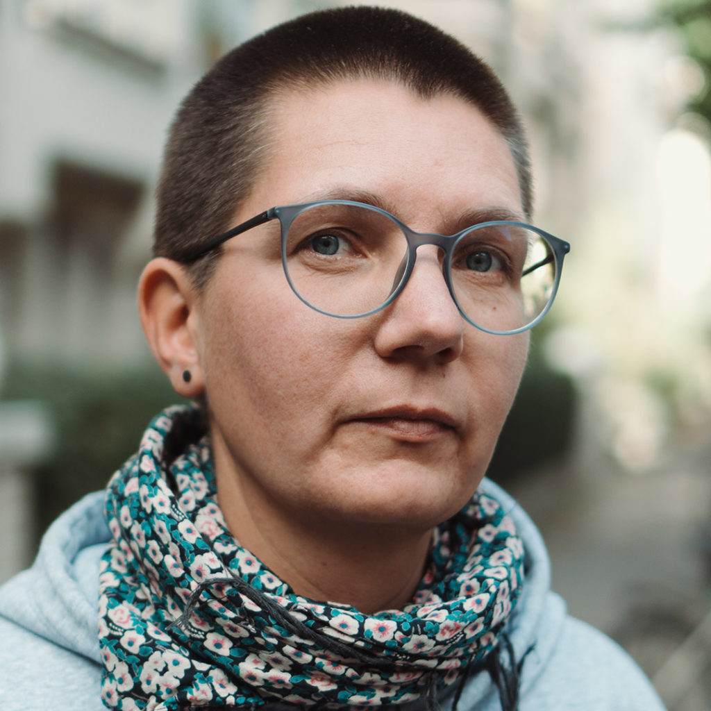 An Dinosaurier geklebt - Letzte Generation 🧡